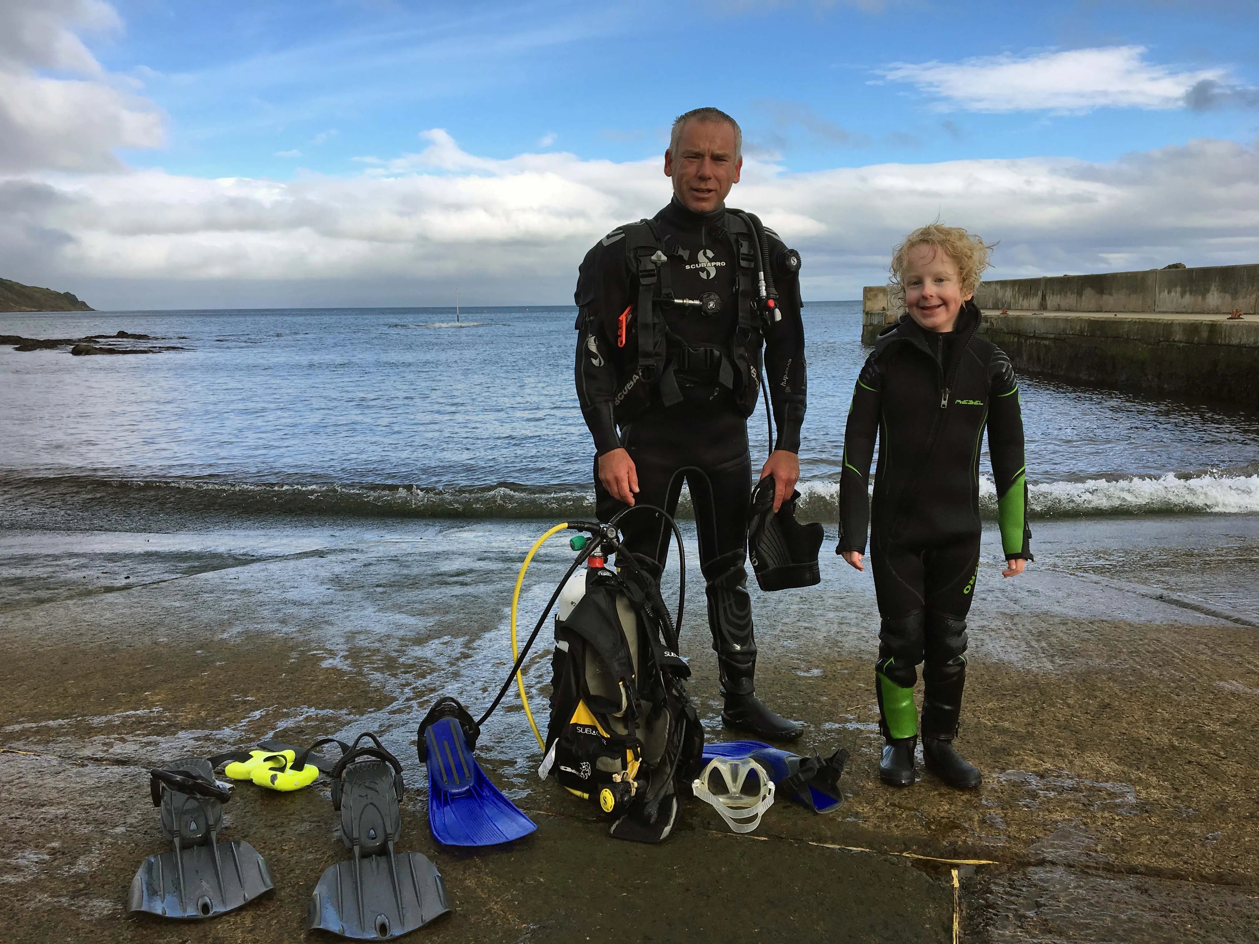 PADI SCUBA REVIEW – Aquaholics Dive Centre, Shop and Sea Safari